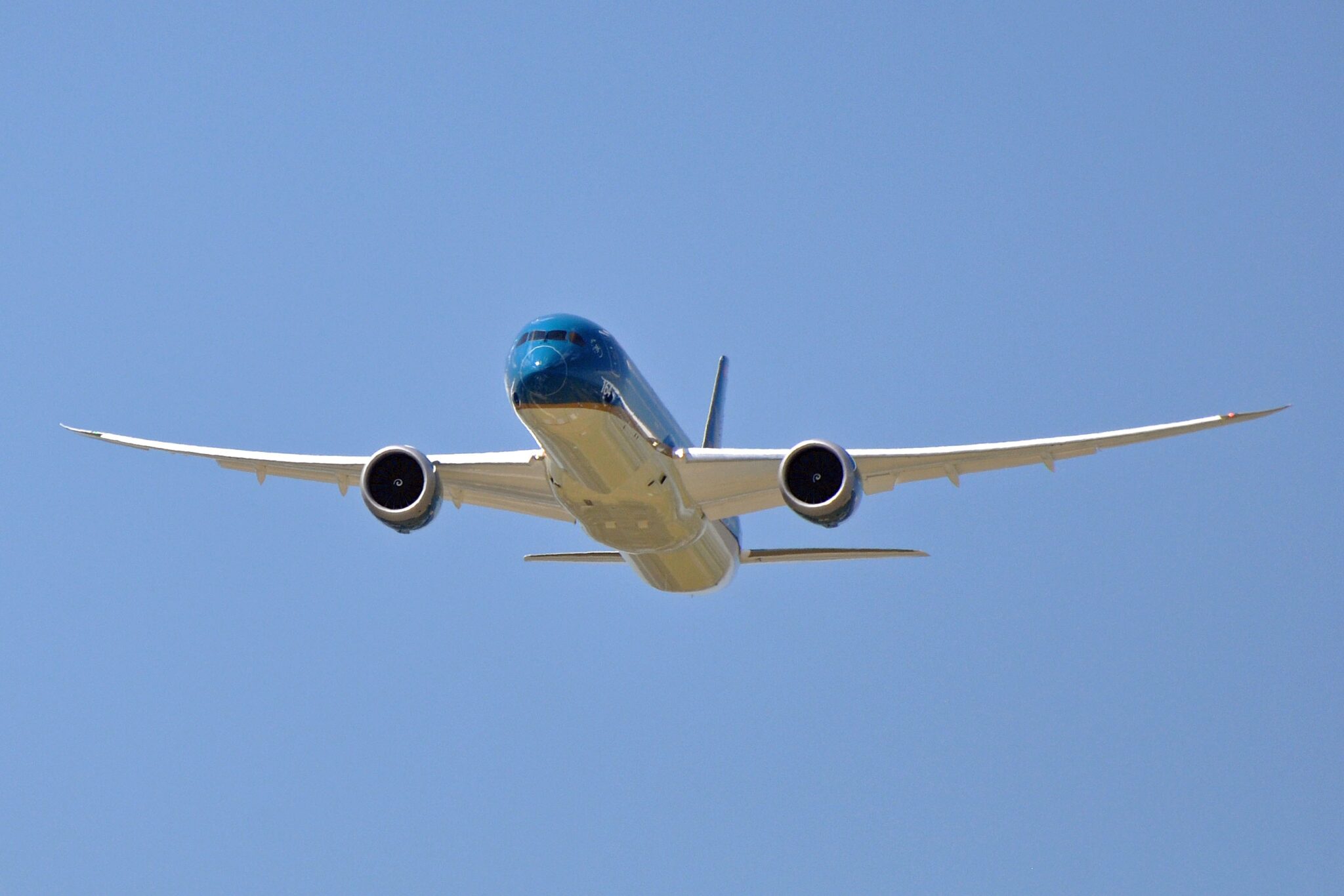 What Is ETOPS? Extended Range Operations Explained Simply